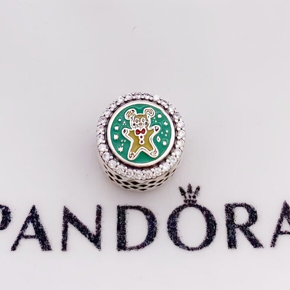 Pandora | Jewelry | Disney Parks 222 Merry Christmas Minnie Castle ...